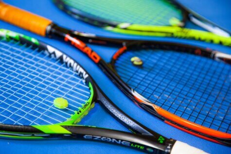 Best Tennis Rackets In 2023: Top 5 Frames Most Recommended By Experts ...